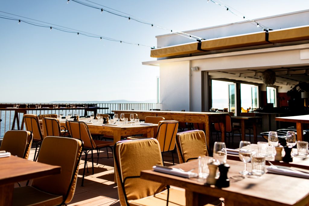 Les Roches Rouges - Stephanie DEVISSCHER